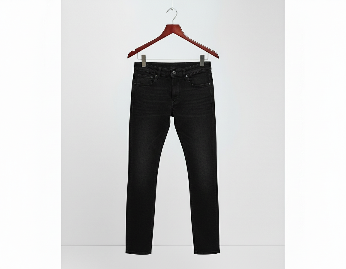 Triple Black Jeans – MSTRR